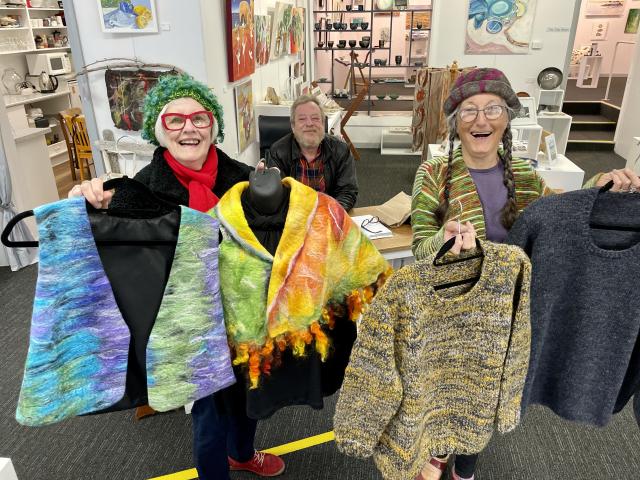 ‘Love a Good Yarn’ exhibition by KI Spinners and Weavers | The Islander