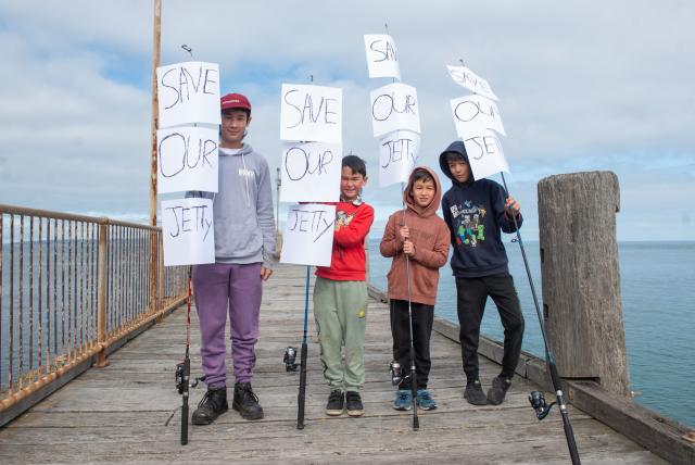 Locals protest loss of Cape Jervis jetty, demolition for larger KI ...