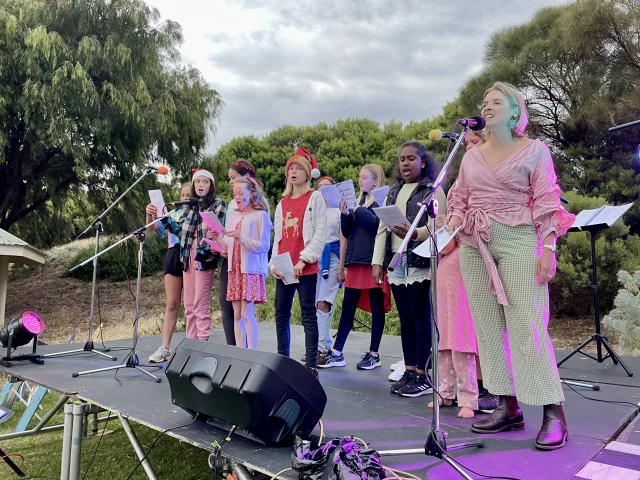 Kangaroo Island turns out for 2023 Carols on the Coast at Penneshaw ...