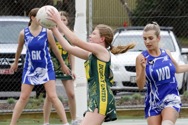 Wintery conditions at Penneshaw for KI netballers | The Islander