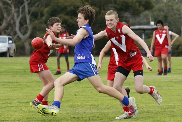 KI Football Senior Colts action at Parndana: PHOTOS | The Islander