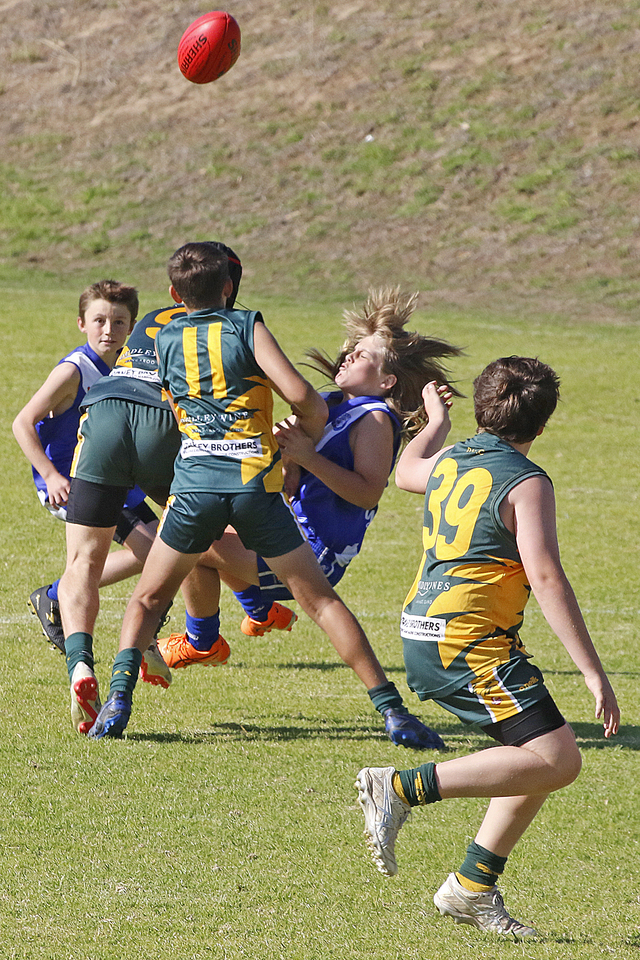 Ripping Round 5 game of Colts at Parndana | The Islander