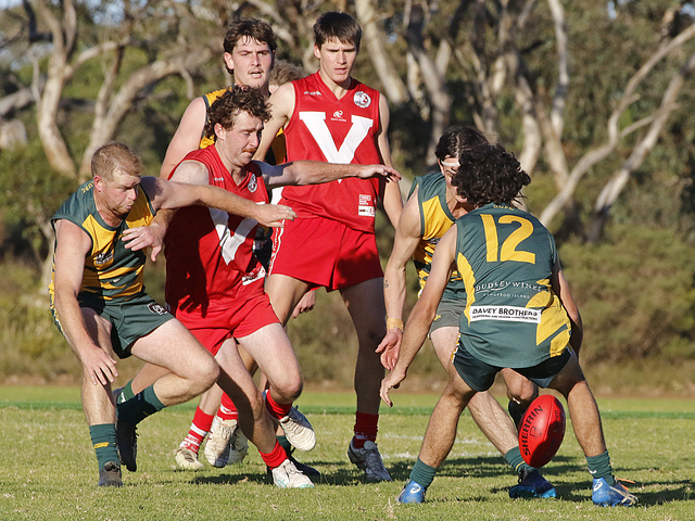 A Grade football action from Parndana: PHOTOS | The Islander