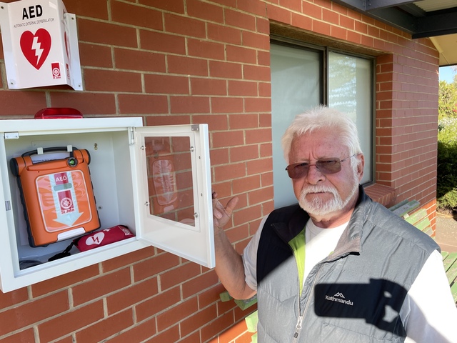 KI’s latest automatic defibrillator installed outside Penneshaw doctor ...